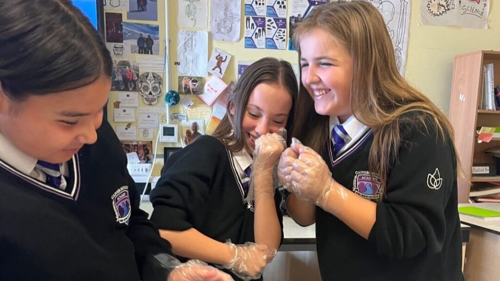 Hands-On Science in Y8 – The Gainsborough Academy
